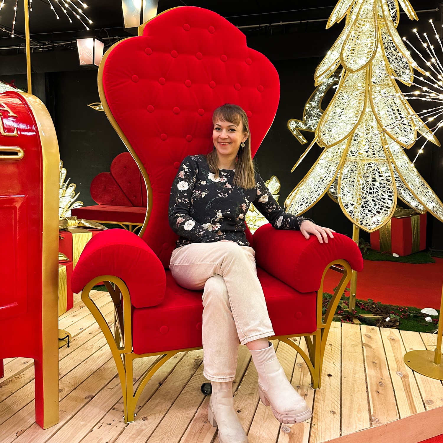 Throne "Apollosa" - red and gold - 175 x 115 x 70 cm | Apollosa ...