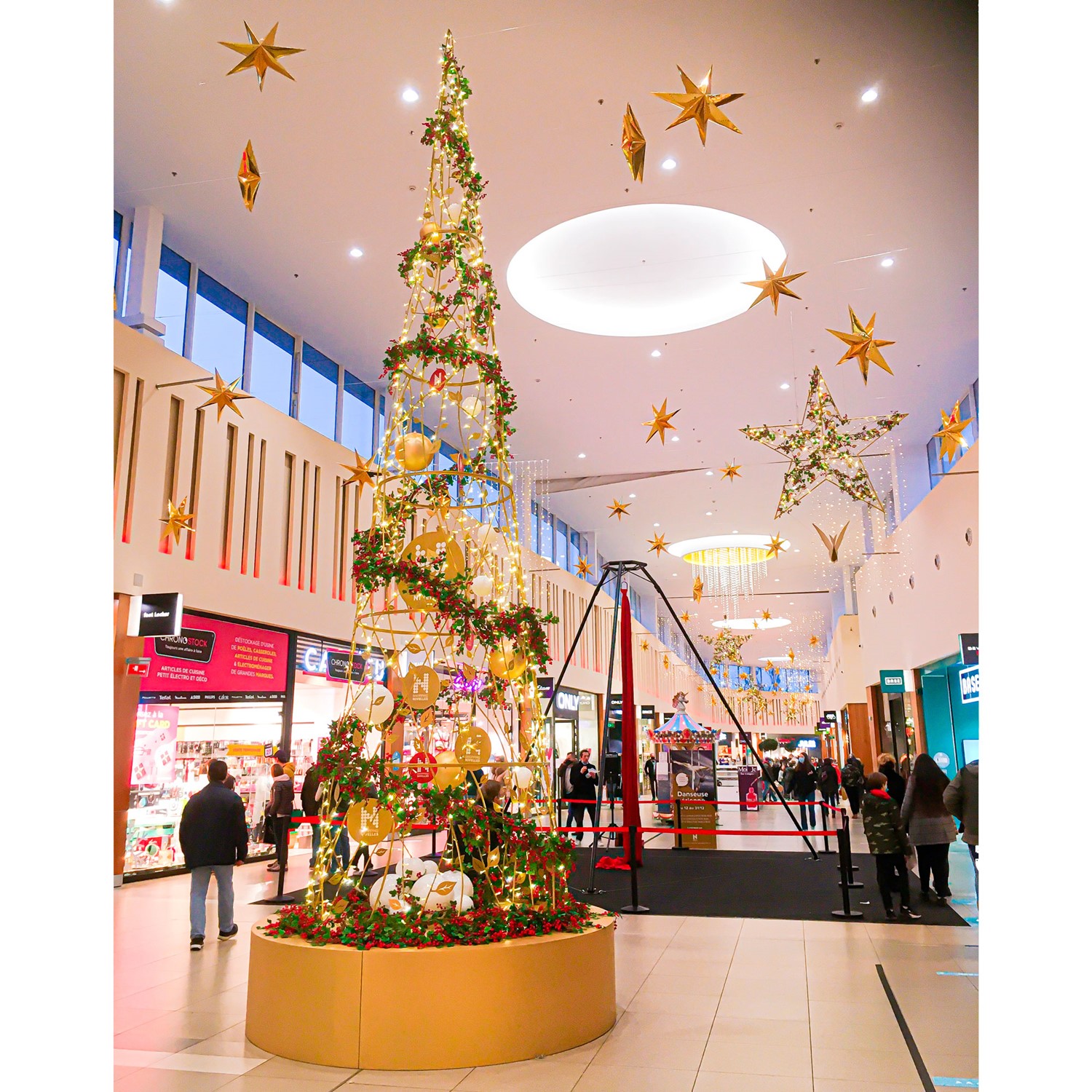 Illuminated tree "Leavesden" - warm white leds - 9 m - 24V | Leavesden ...