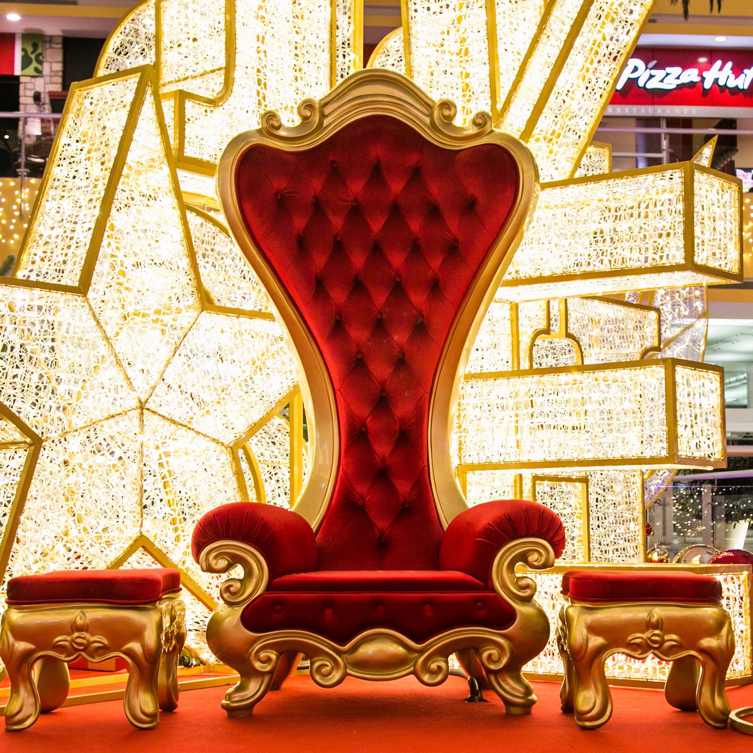 Throne "Lutak" - red and gold - 210 x 110 x 75 cm | Lutak : Globall Concept