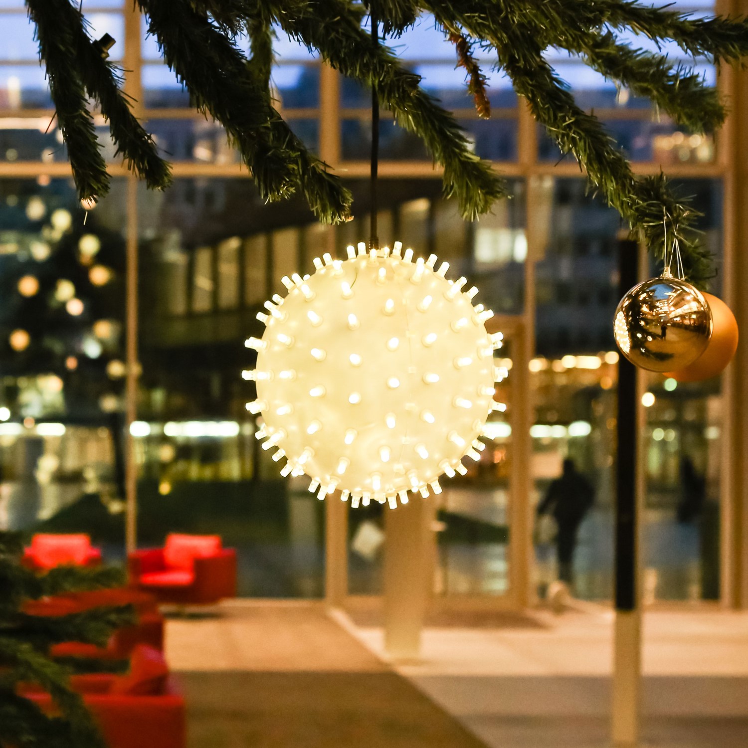 Lightball - 30 cm - 110 warm white leds - rubber wire - 230V | SIMPLY ...